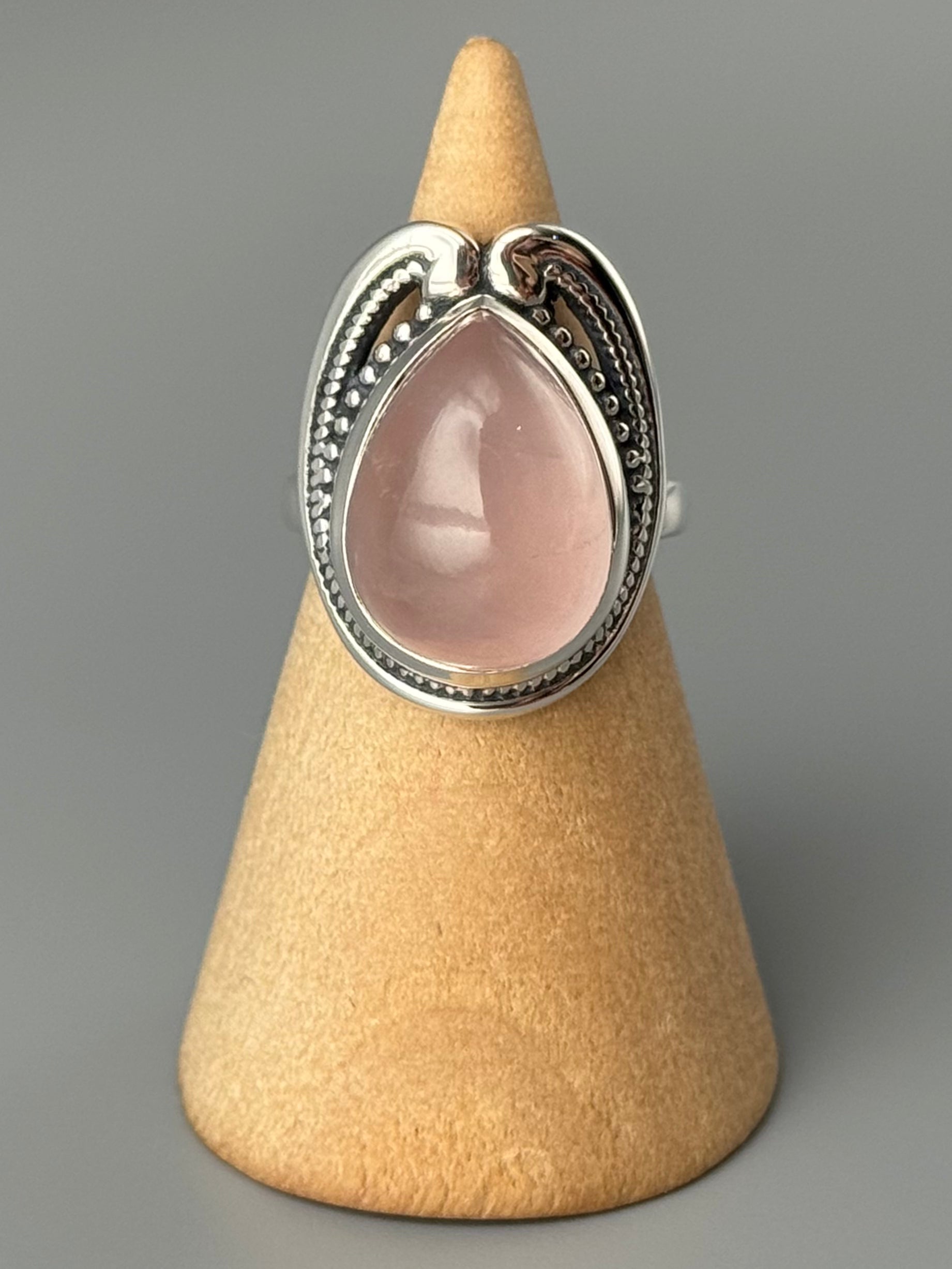 •ROSE QUARTZ - SADDLE• decorative bezel silver ring (size 8.25)